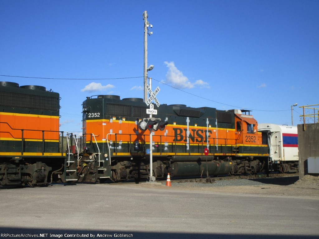 BNSF 2352 Behind Right Side